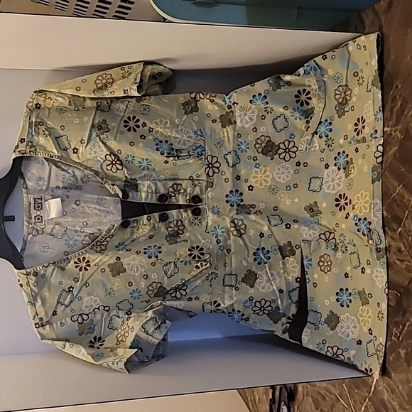 Cherokee | Tops | Scrub Top | Poshmark